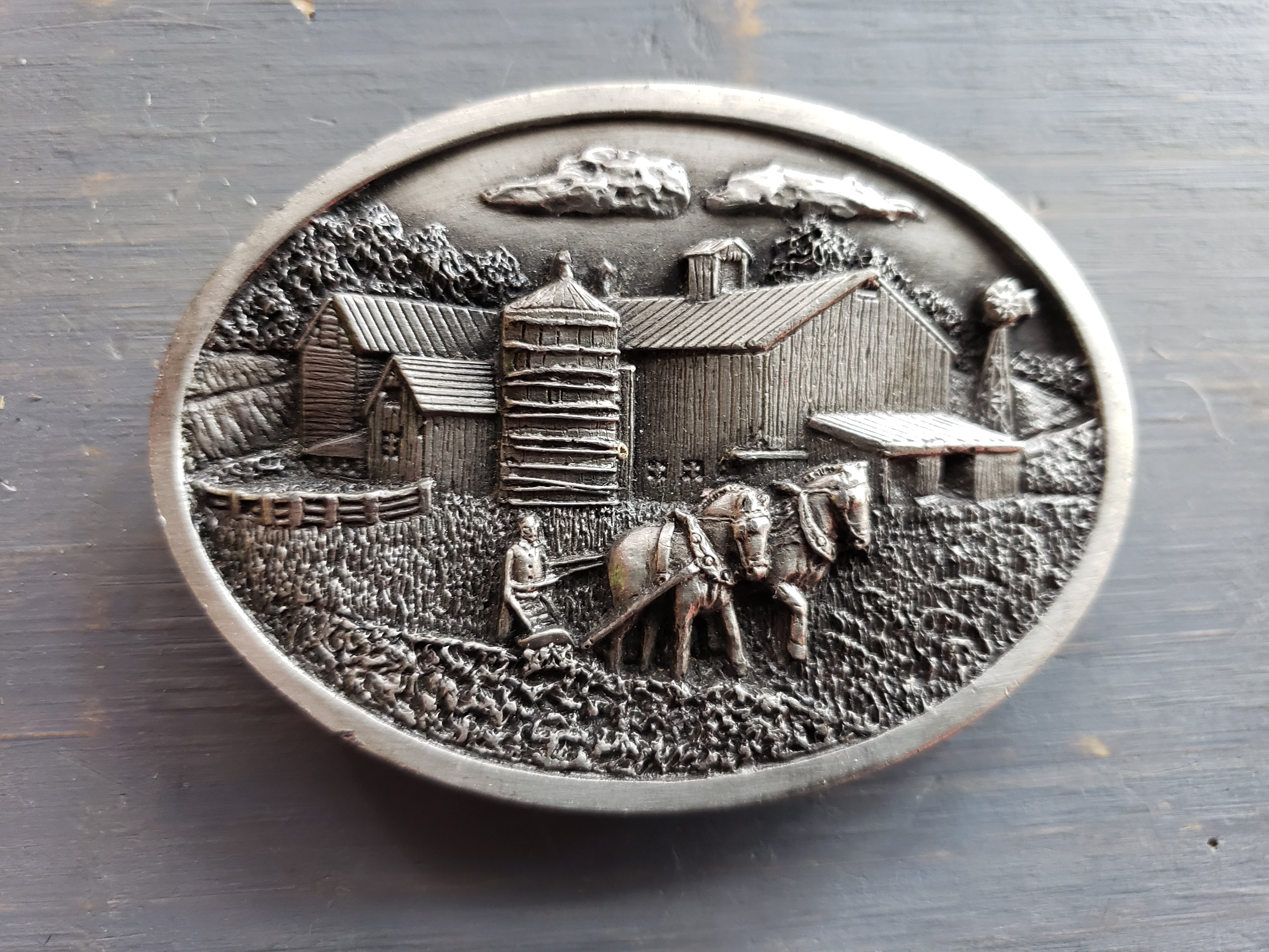 Farming belt buckle – Frontier Auto Museum